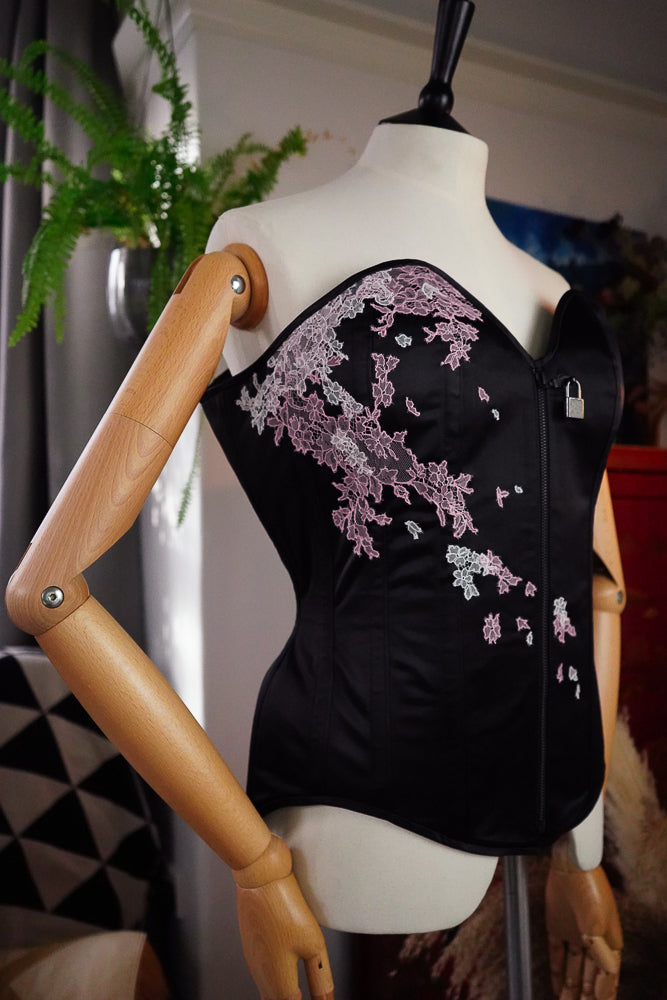 Feminine Corsets for Men & AMAB People – Orchid Corsetry